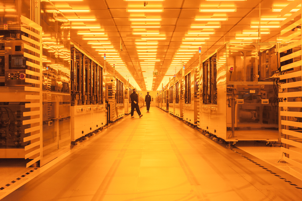 DKE goes “beyond expectation” to invest in Plastic Logic display ...